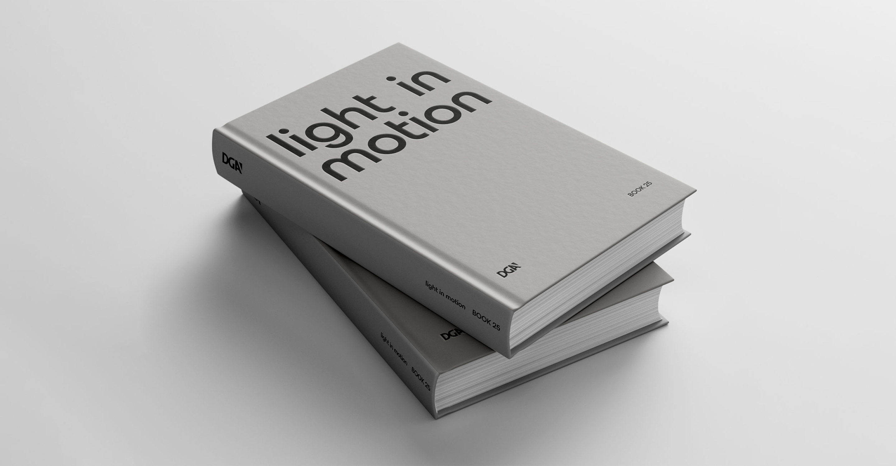 Light in Motion: il nuovo catalogo DGA 2025 è online